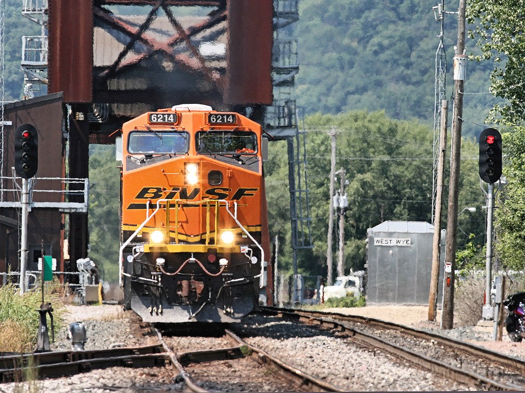 BNSF 6214
